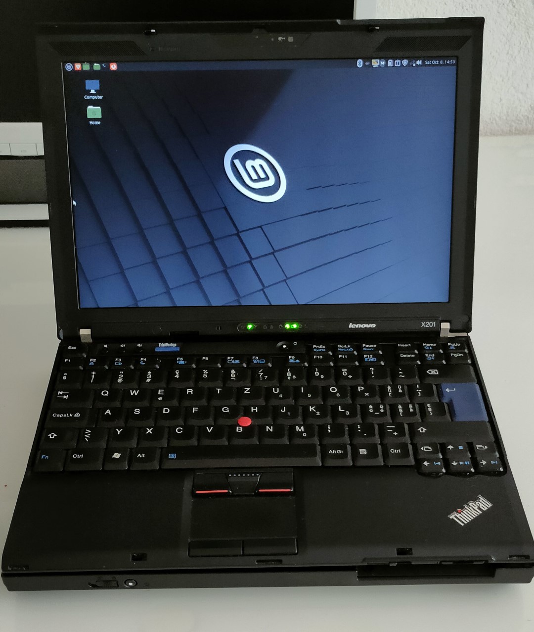 Retro computing - review of the Lenovo Thinkpad X201 | sbozich
