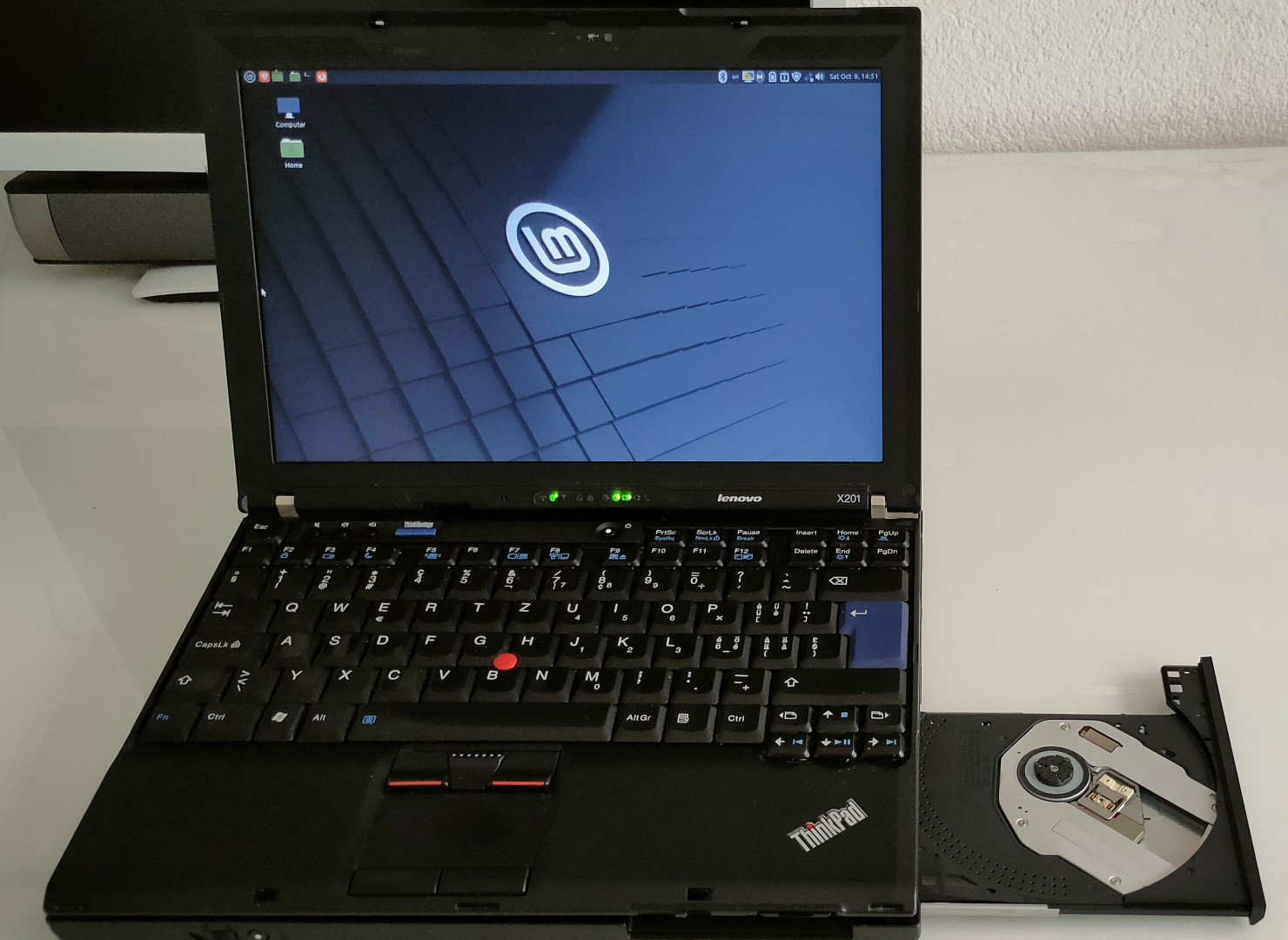 Retro computing - review of the Lenovo Thinkpad X201 | sbozich